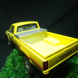 1/18 Scale Diamond Plate Toolbox, RC Truck Bed Box - FMS18 Hilux, K10 ...