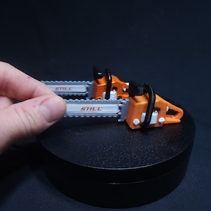 Orange Chainsaw 1/10 Scale RC Accessory NECA Toys Action Figure Chain ...