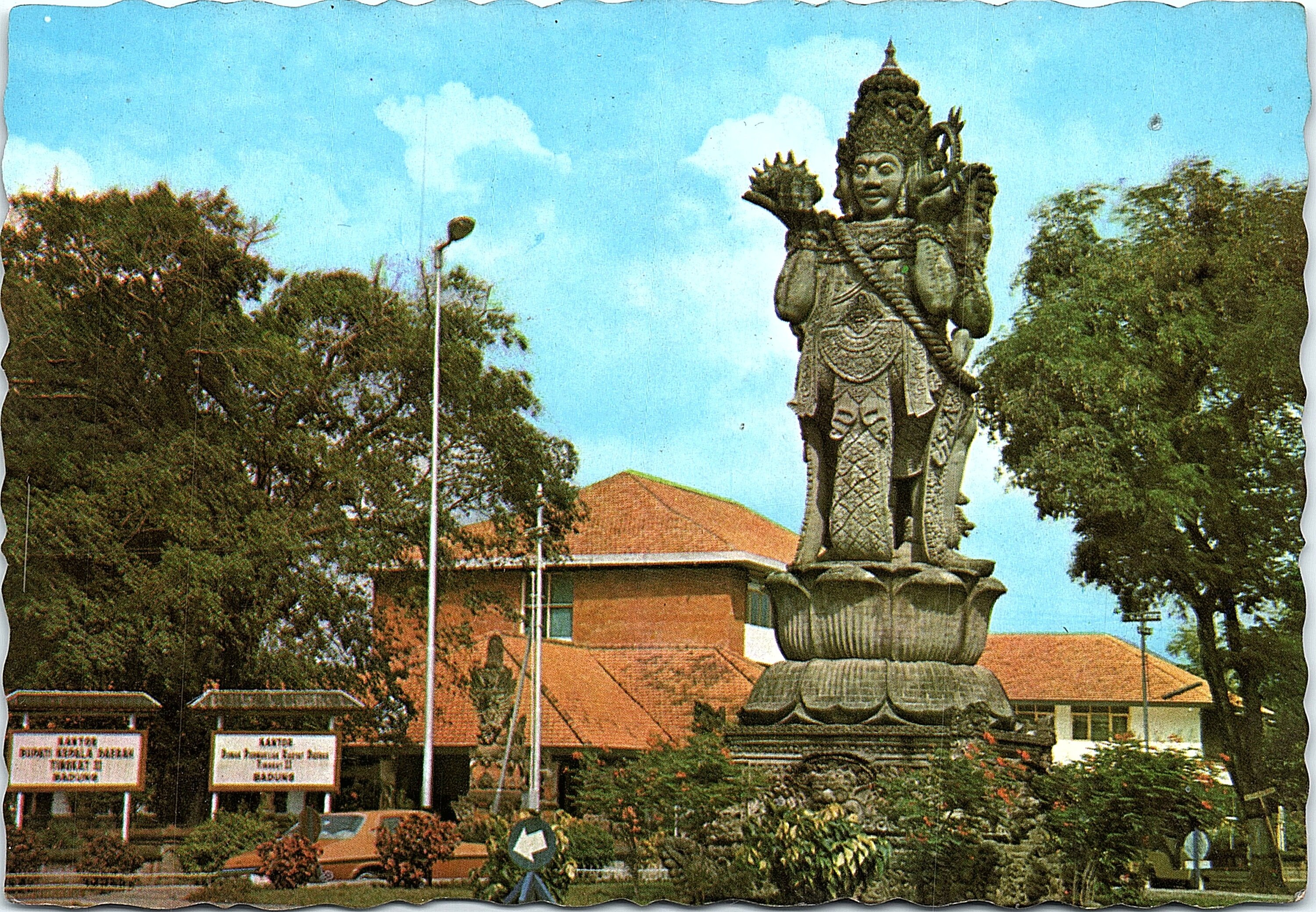 Vintage Unposted Postkarte Catur Muka Statue bei Denpasar Bali ...