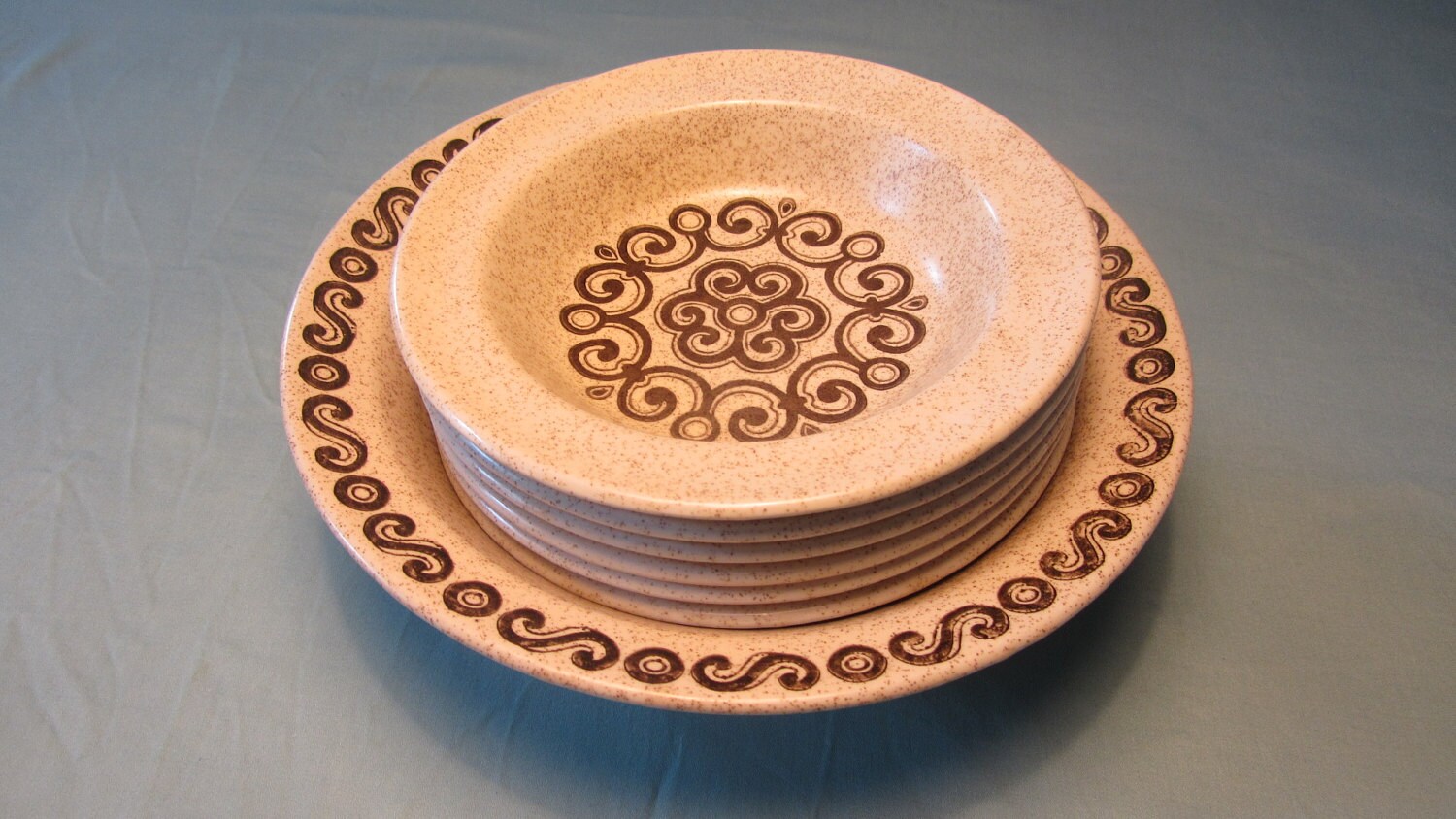 BILTONS - Stoneware Set of One Large Salad/dessert Serving Bowl and Six ...