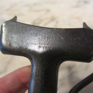 PYREX flameware Detachable Clear Glass Handle With Metal Locking Clamp ...