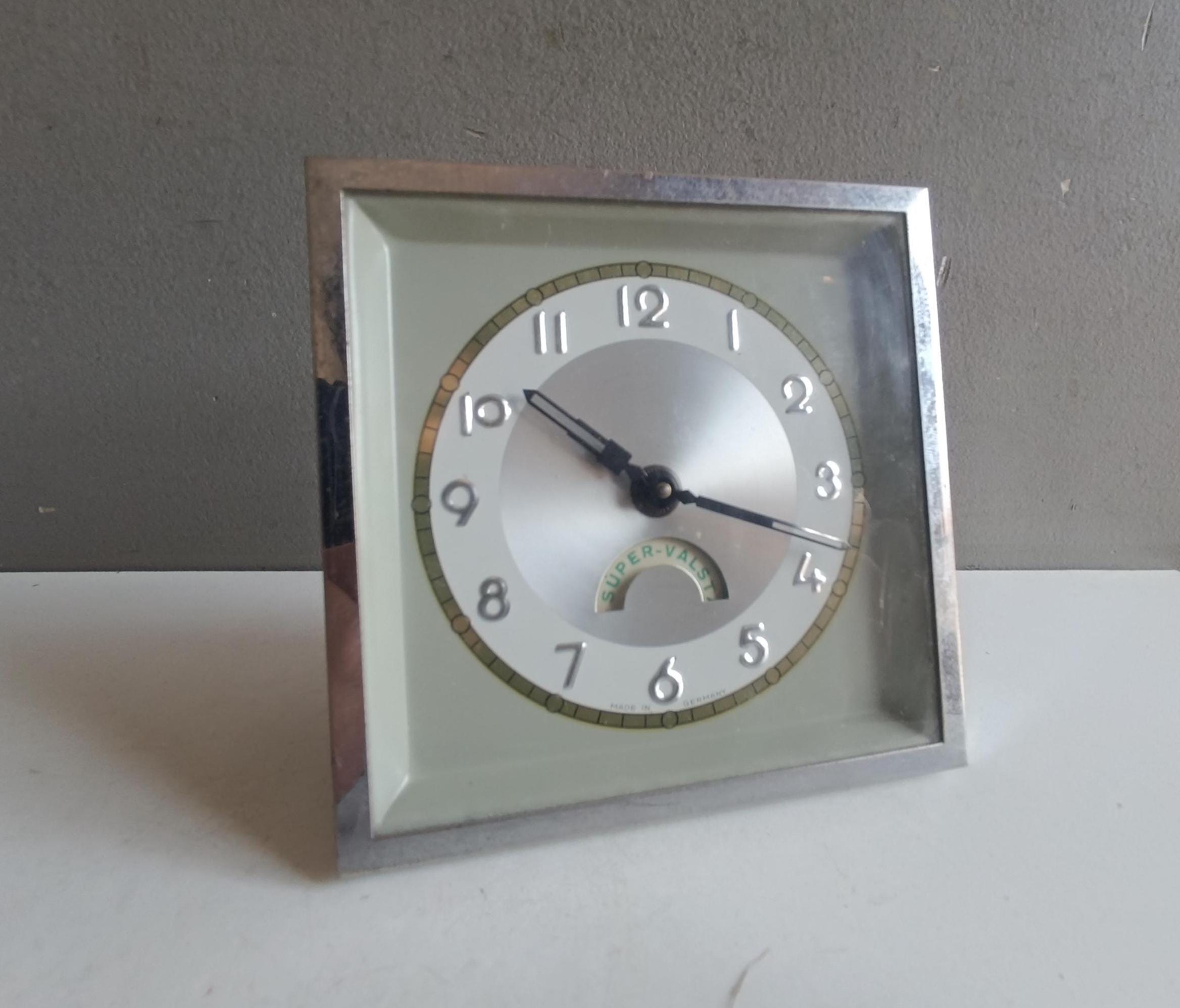 Antique Animated Mechanical Advertising Clock for Vintage Super Valstar ...