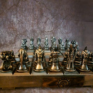 Xenomorph Chess Set - Geiger Inspired Alien Chess Set - Etsy