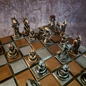 Xenomorph Chess Set - Geiger Inspired Alien Chess Set - Etsy