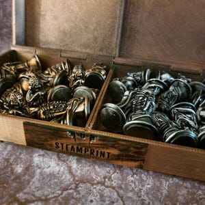 Xenomorph Chess Set - Geiger Inspired Alien Chess Set - Etsy