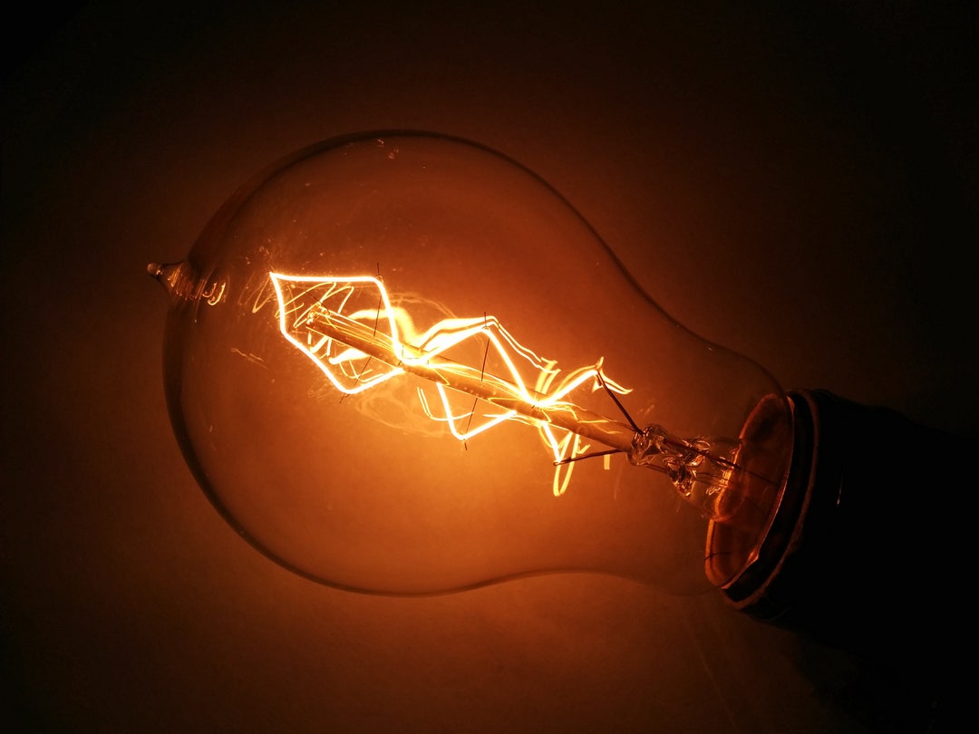 Simple Vintage Lighting A19 Edison Light Bulb, E26 Base, 40W, 60W, 120V ...