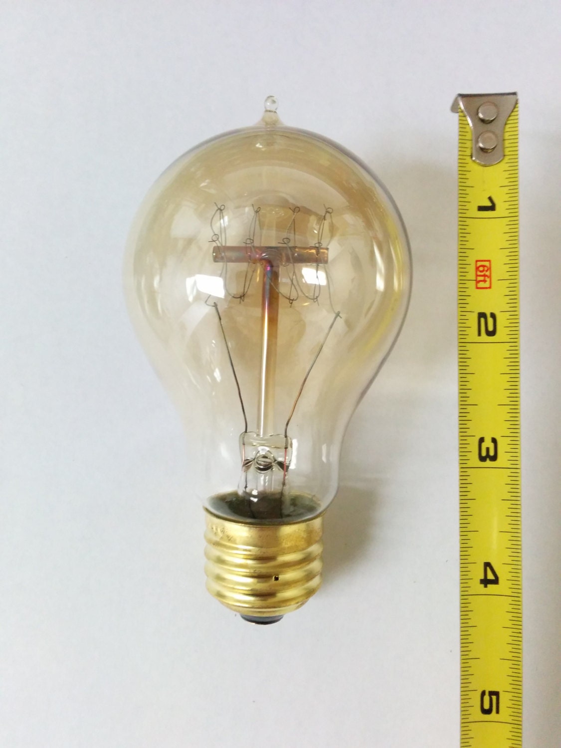 Simple Vintage Lighting A19 Edison Light Bulb, E26 Base, 40W or 60W ...