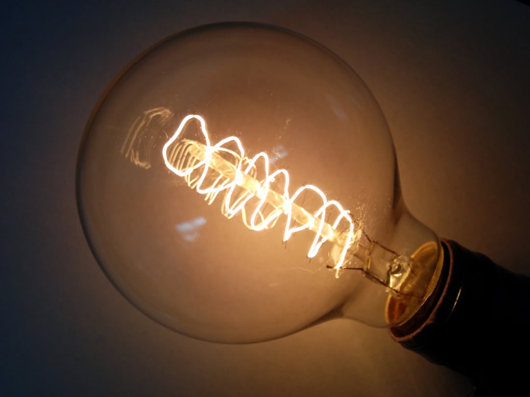 Simple Vintage Lighting G80 Edison Light Bulb, E26 Base, 40W or 60W ...