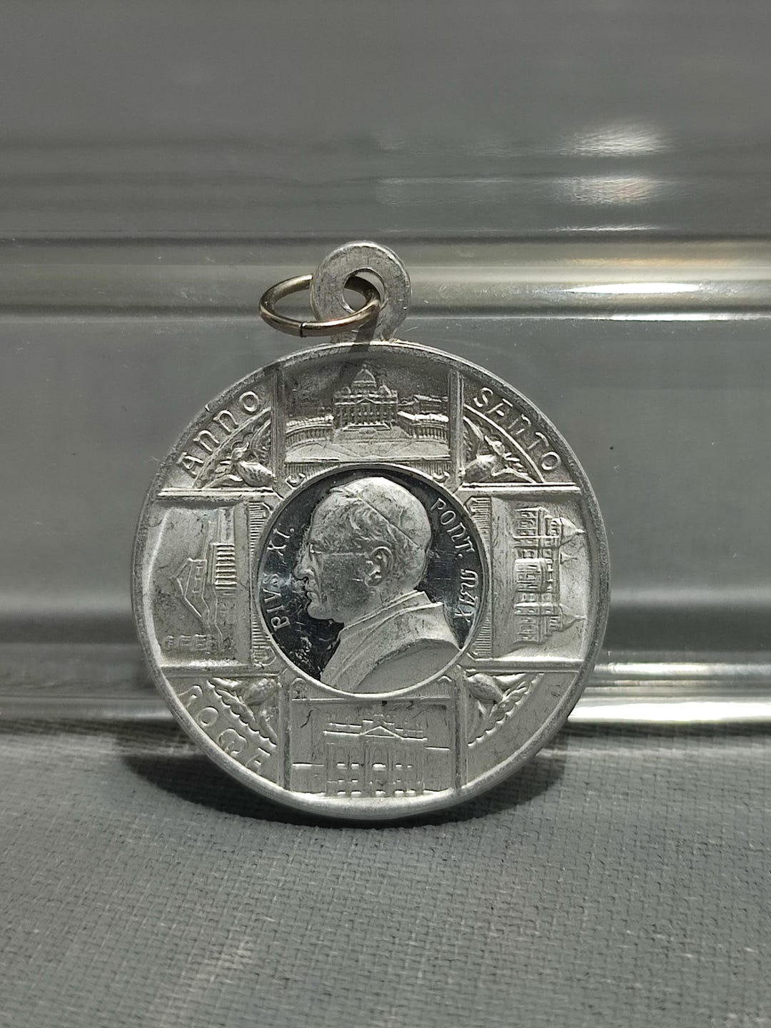Religious Pius XI - Vintage Pope Pius XI Medal, 1933 - Images of Rome's Vatican City- Medal or ...