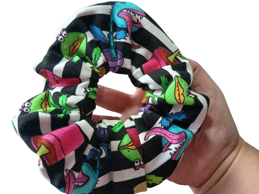 Oversized Venus Fly Trap Halloween Zip Scrunchie: Zipper Pocket Wrist ...