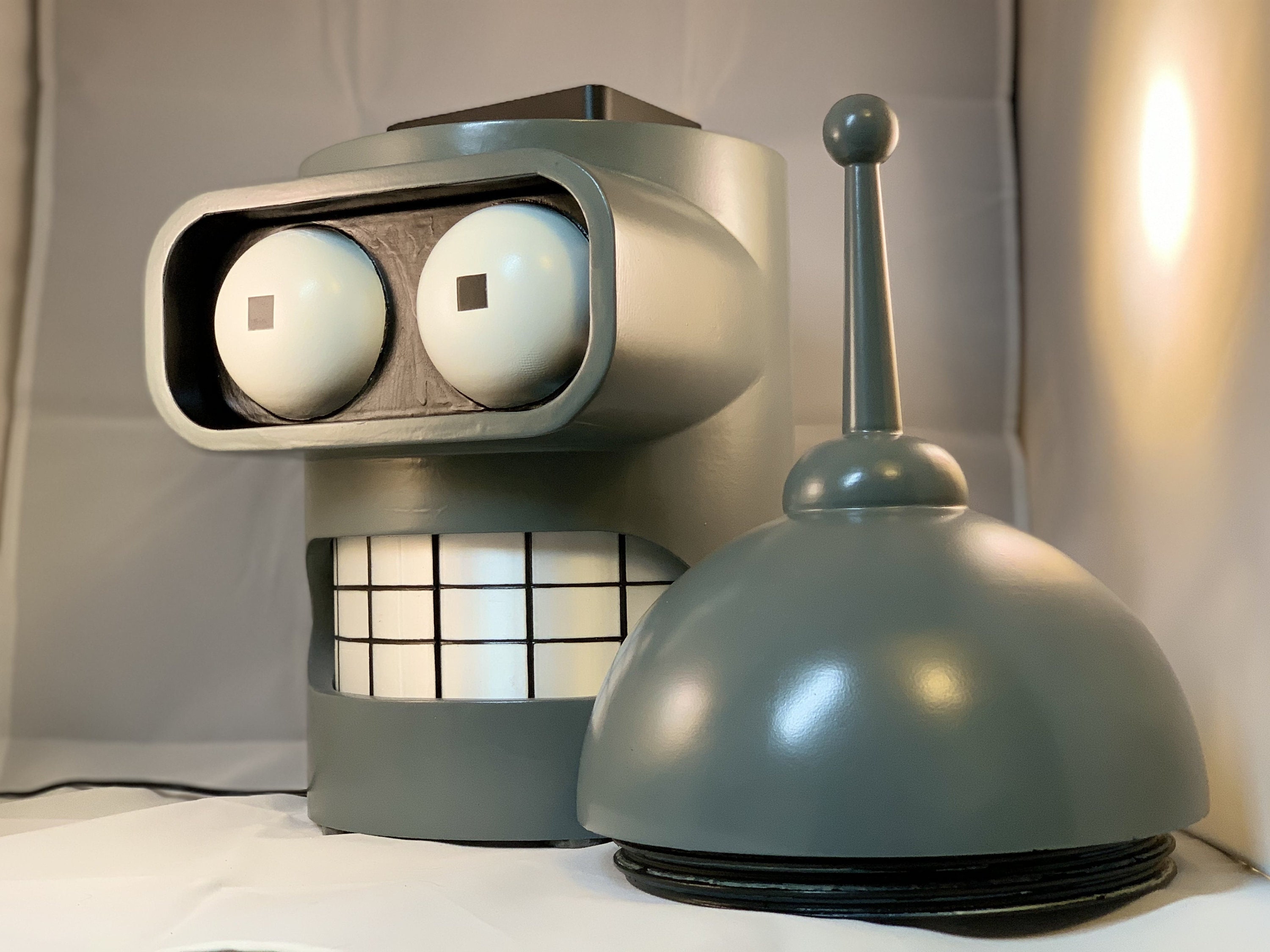 Futurama's Bender Inspired Desktop Organiser With Wireless Charger and ...