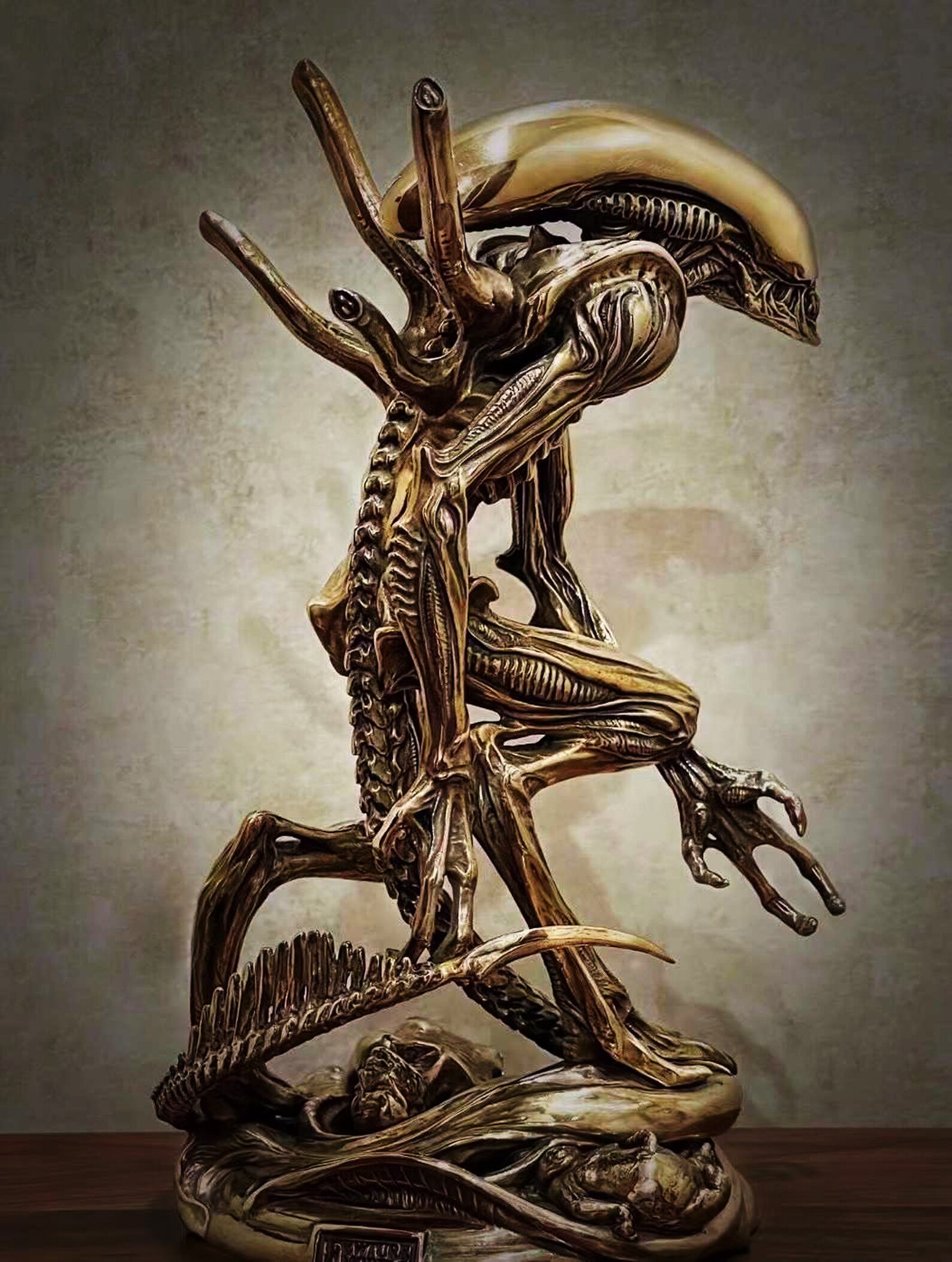 Alien - Bronze Aline Hive Warrior - Alien Bronze Statue - Alien Vs ...