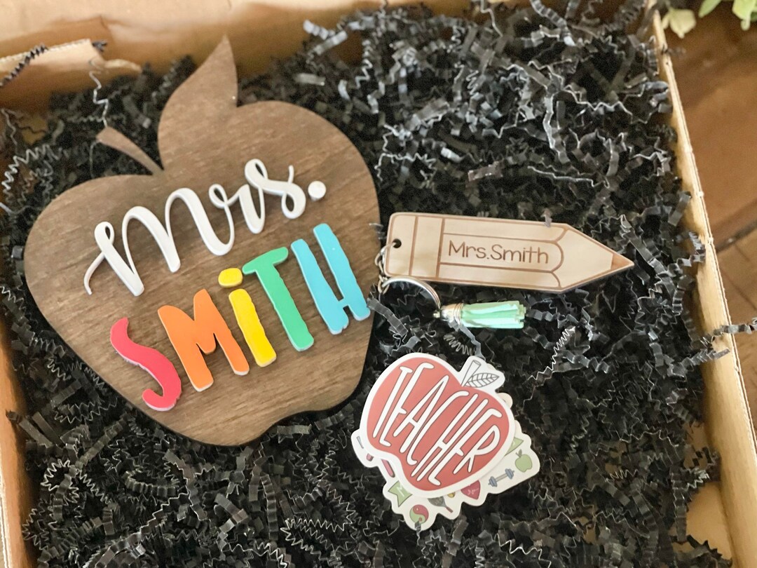 Teacher Gift Set - Personalized Desktop Teacher Apple Sign ...