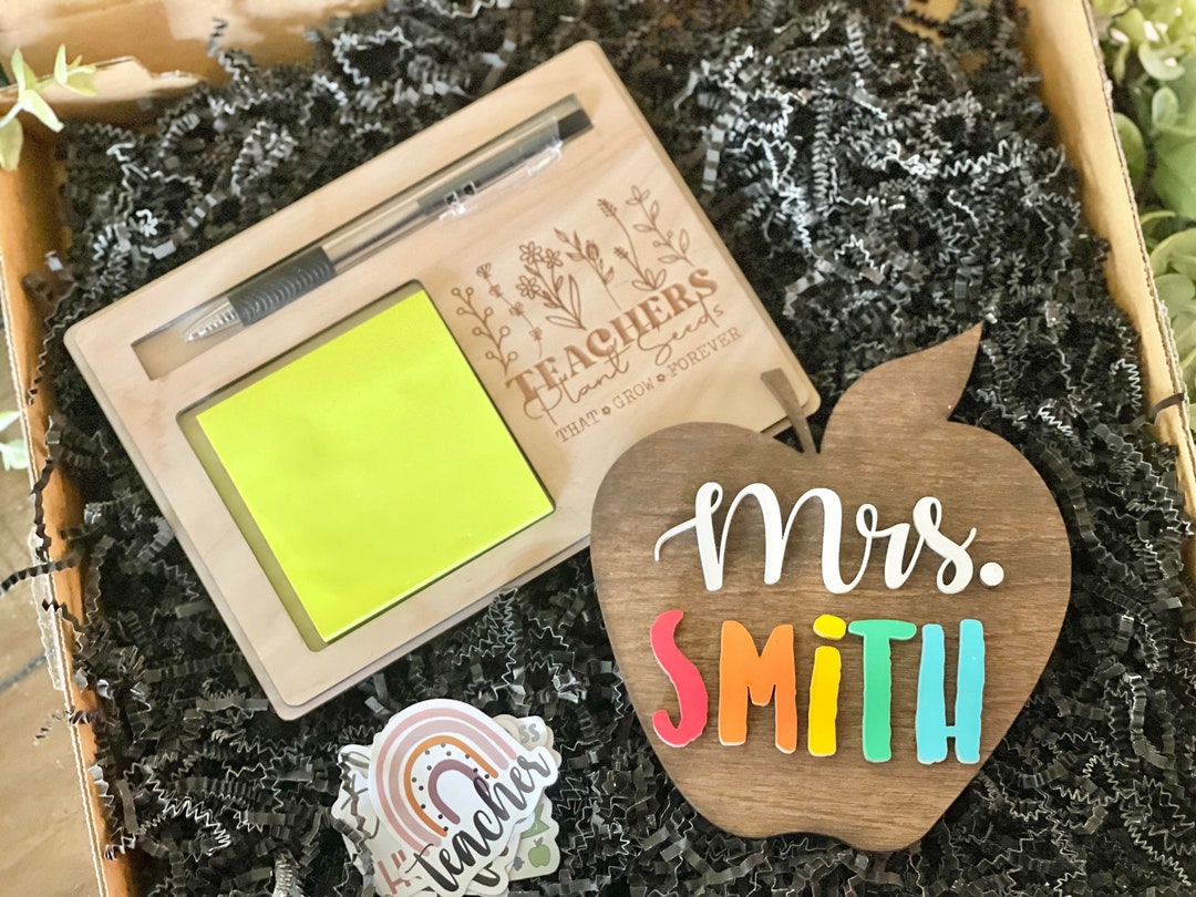 Teacher Gift Set - Personalized Desktop Teacher Apple Sign ...