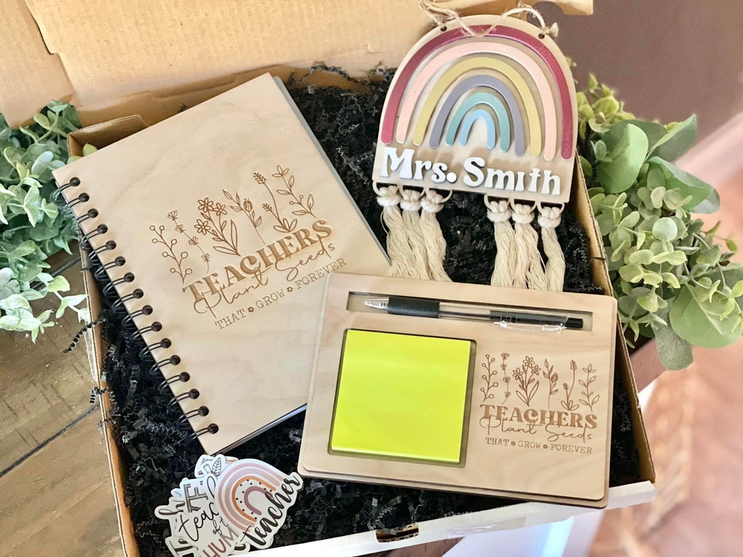 Teacher Gift Set - Personalized Rainbow Teacher Macrame - Personalized ...