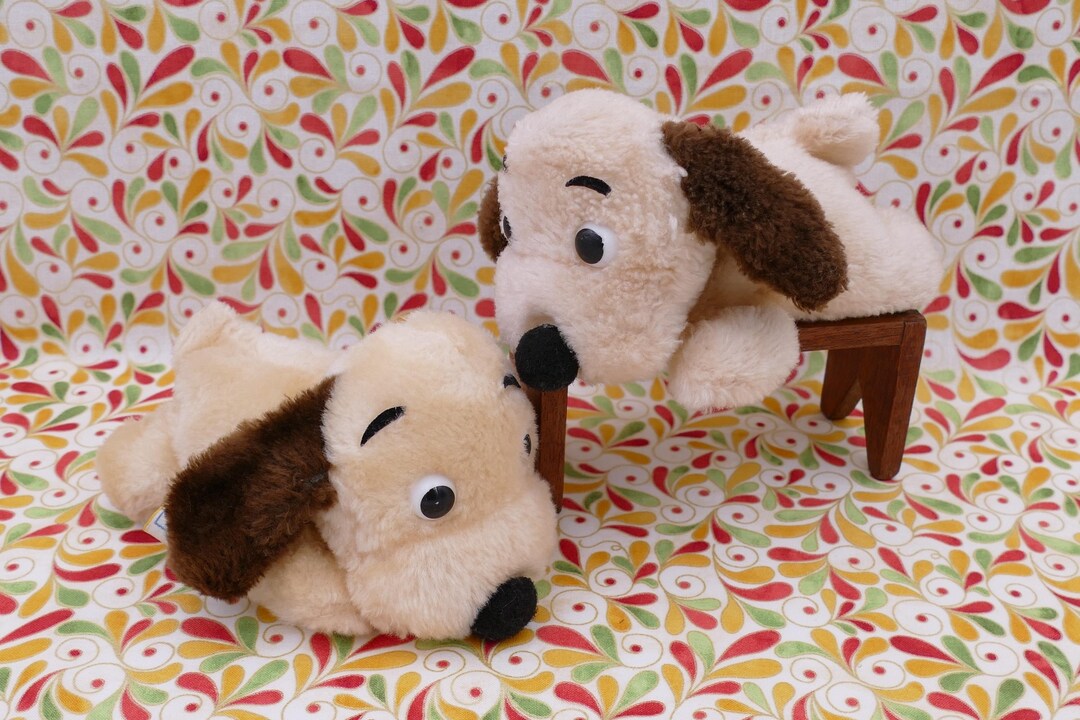 Pair of Vintage 1973 Dakin Drooper Dog Bean Bag Plushie Snoopy Dog ...