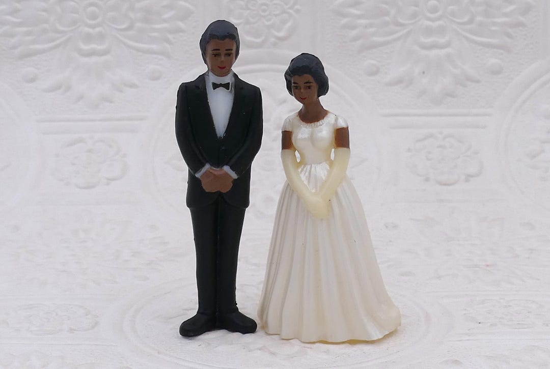 Vintage Plastic Wedding Cake Topper Bride Groom Cake Topper Cake Décor ...