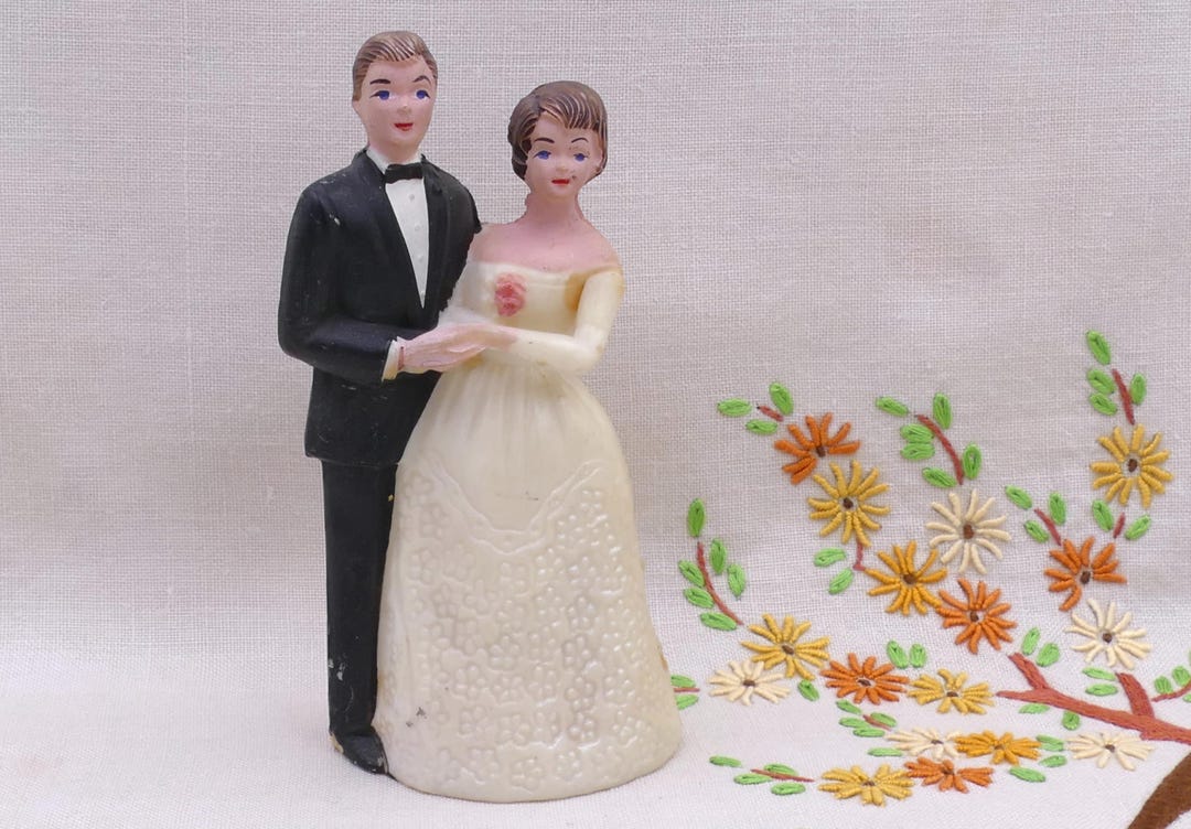 Vintage Plastic Wedding Cake Topper Bride Groom Cake Topper Cake Décor ...