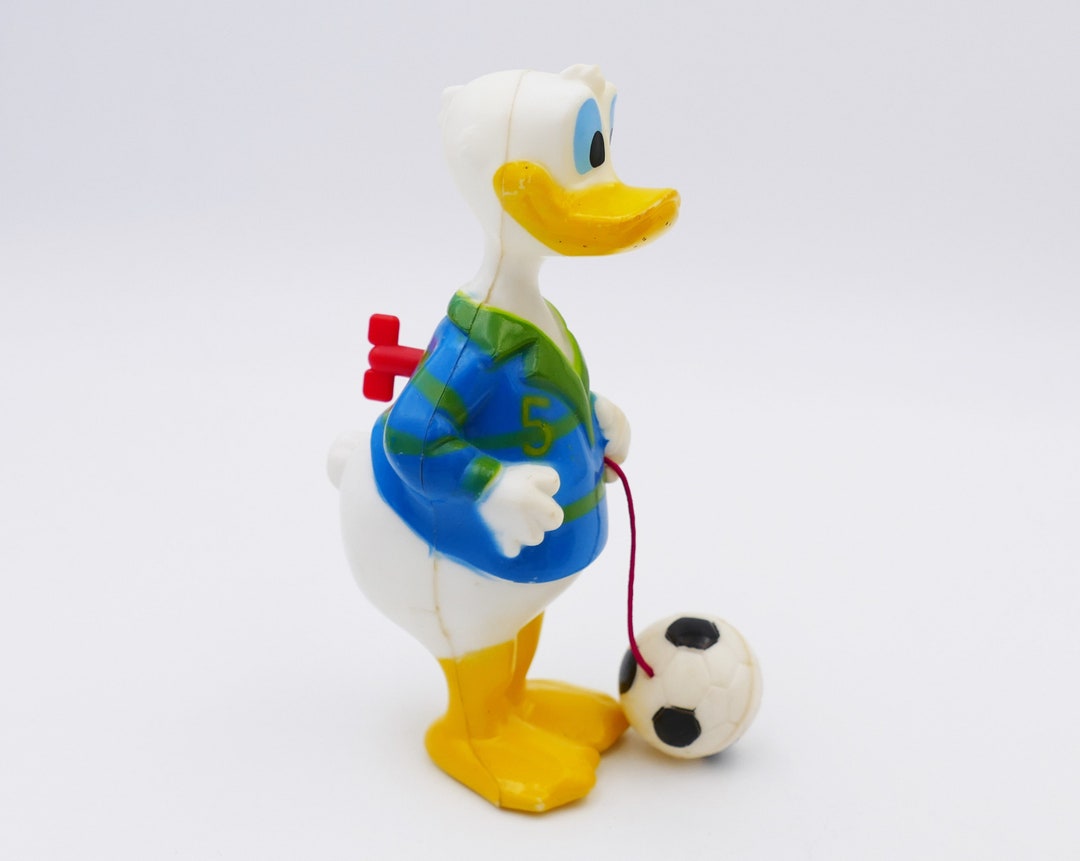 Vintage 1970's Collectable Soccer Donald Duck Wind-up Toy Walt Disney ...
