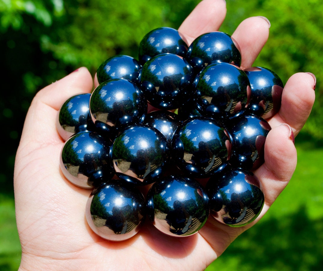 2 Magnetic Hematite Spheres | Pair of Magnetic Hematite Spheres 25MM( 1 ...
