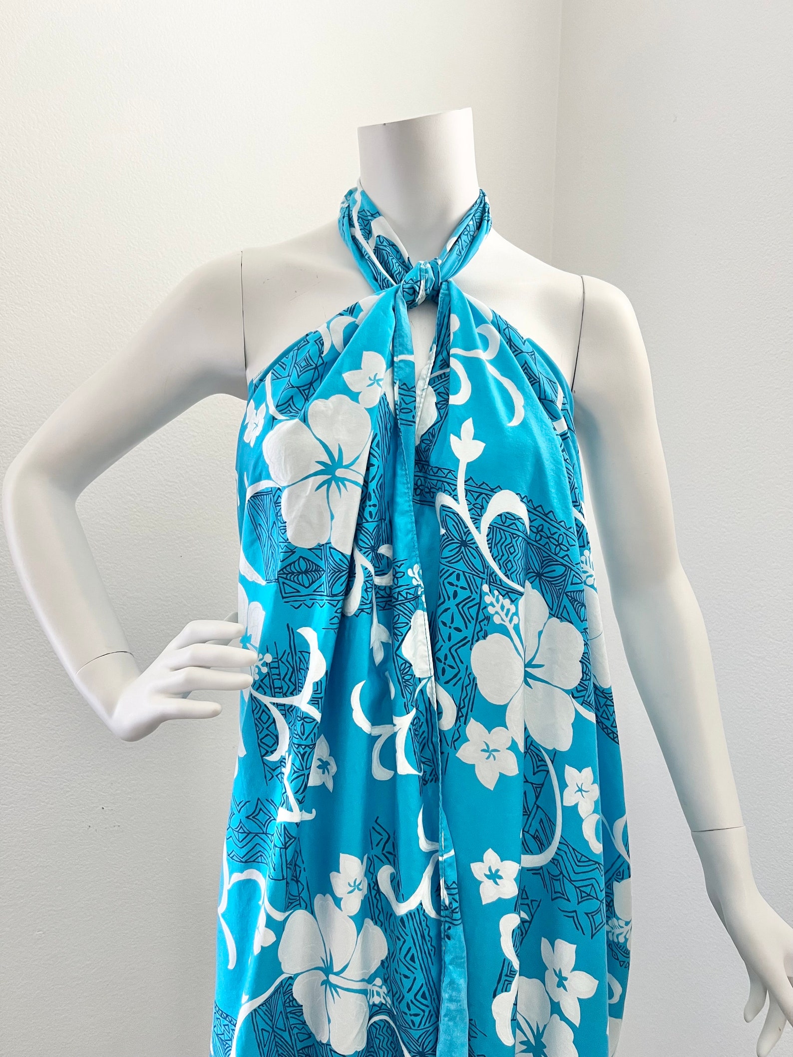 Vintage 80s Blue Hibiscus Floral / 1980s Hilo Hatties / Hawaiian Wrap ...