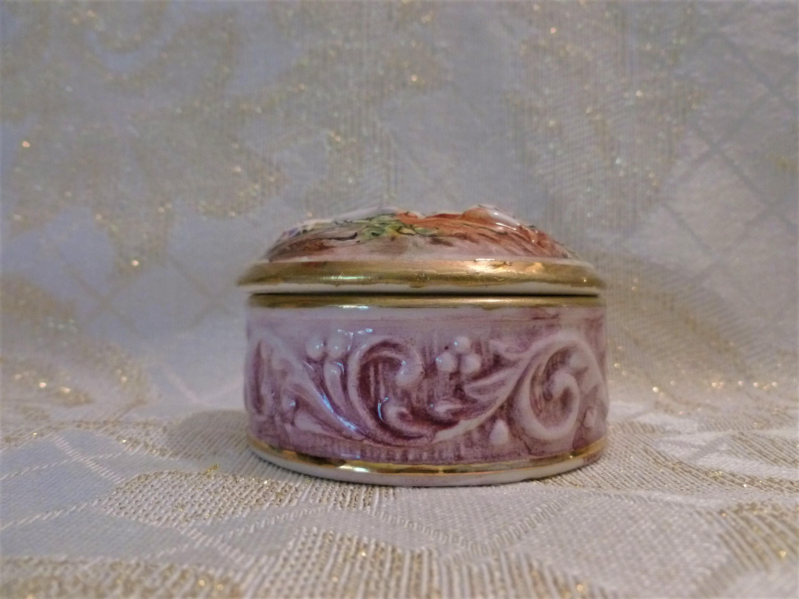 R. Capodimonte Italy Artwork Trinket Box Cherub Design Golden Trim ...