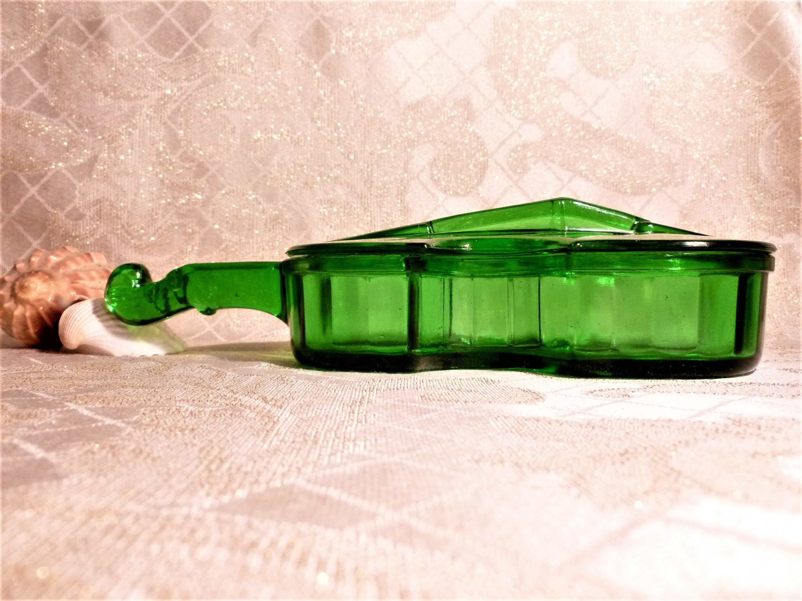 Carmel Collectibles Offers A Vintage 1940s Dell Green Glass Violin ...