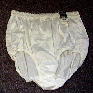 Vintage New With Tags Vanity Fair Perfectly Yours With Lace Lace Waist ...