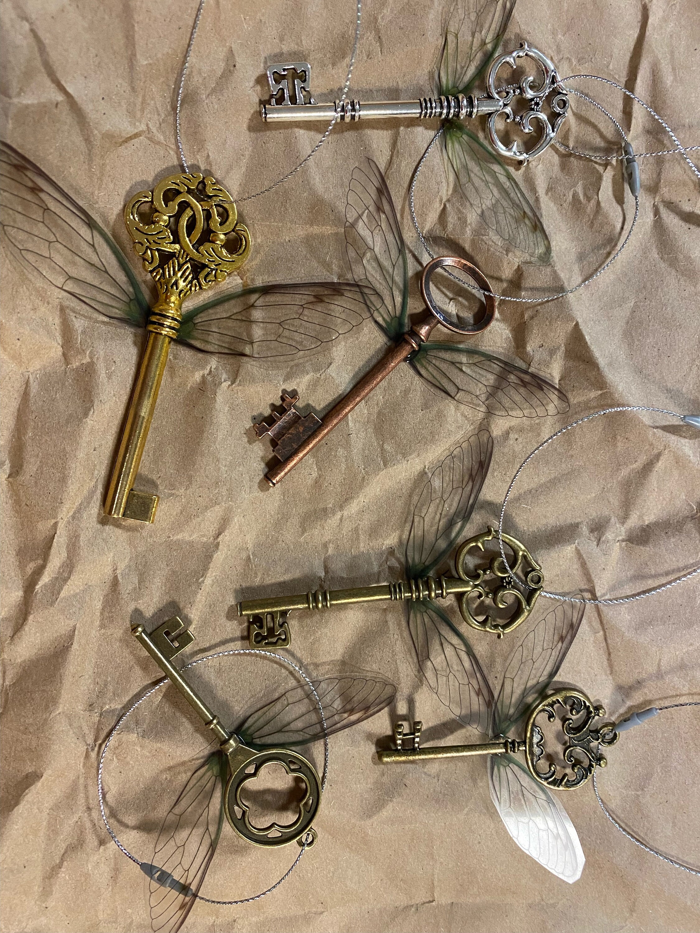 Flying Key Ornament with Howler Envelope valentine - Etsy.de