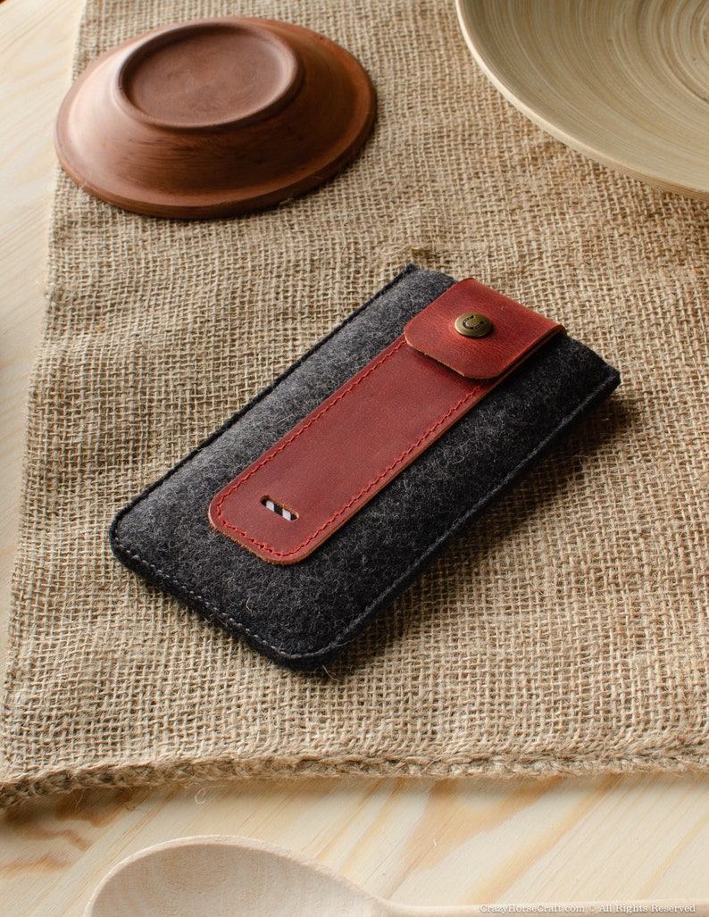 IPhone 17 16e 15 Sleeve Case, 100% Wool Felt Genuine Italian Crazy ...