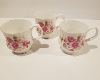 Set of 3 Fine Bone China Mugs With Spring Flowers and Gold Trim, Royal ...