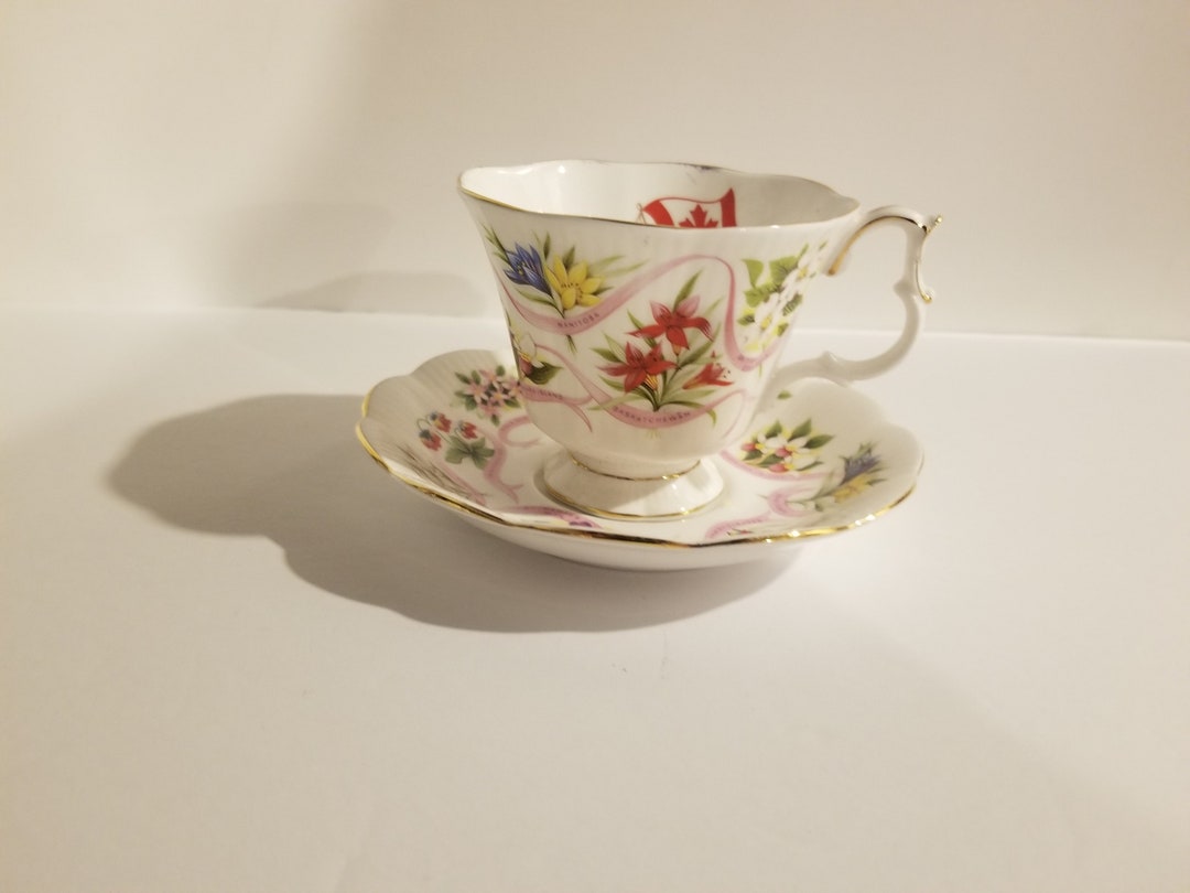 Royal Albert - Our Emblems Dear Canada Tea Cup & Saucer Set England ...