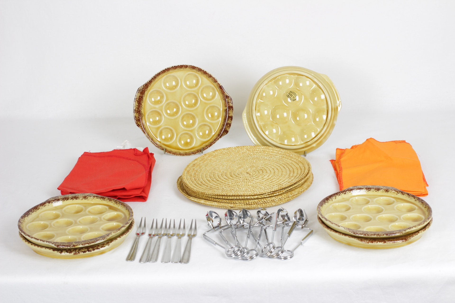 Snail Plates // Escargot Set // Escargot Holders and Forks - Etsy