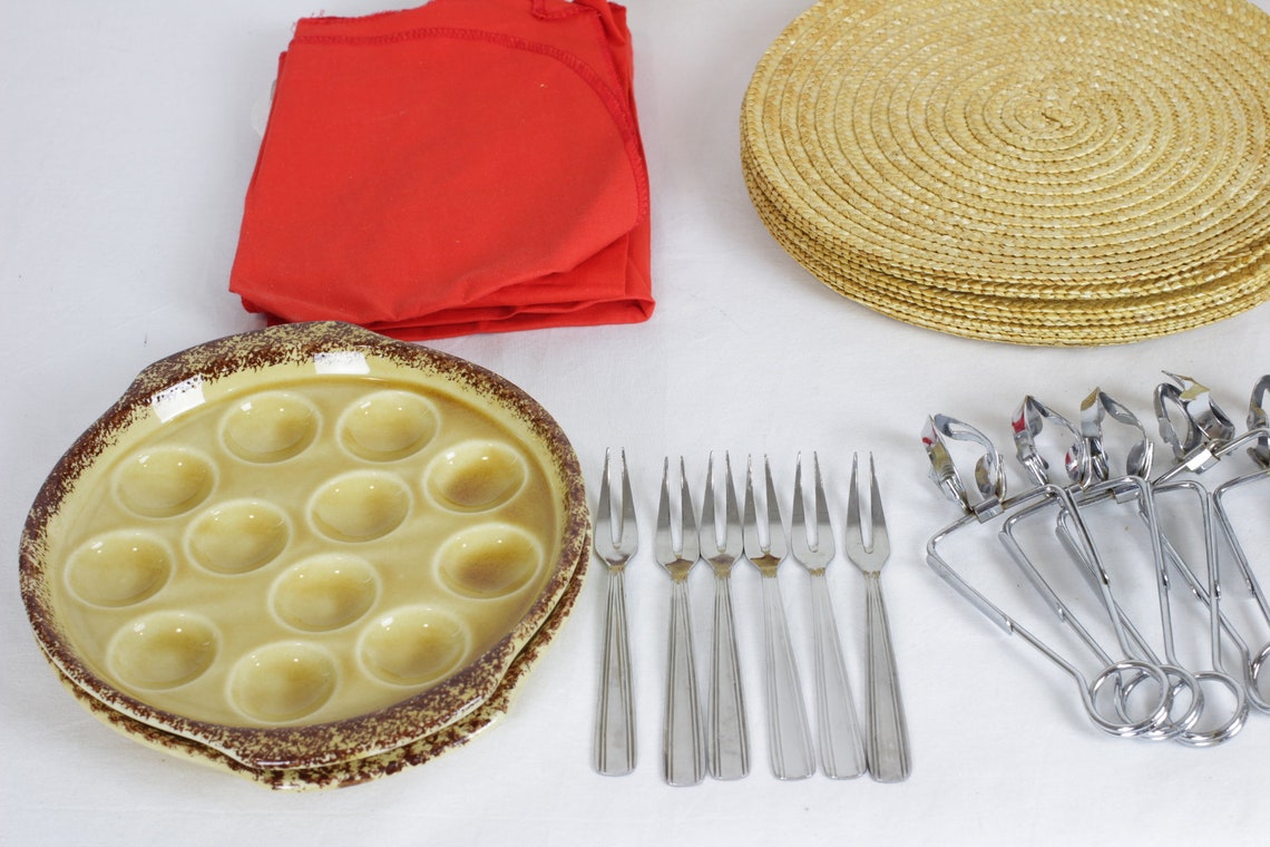 Snail Plates // Escargot Set // Escargot Holders and Forks - Etsy