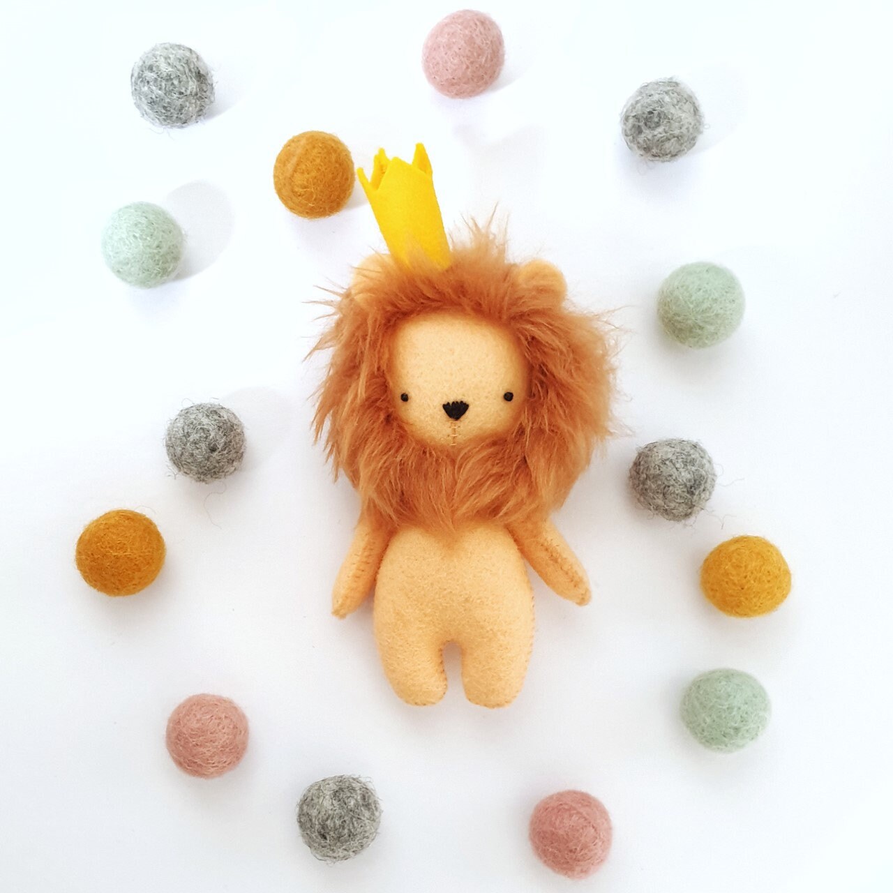 Lion With a Crown Sewing Tutorial Made With Wool Felt and Patterned ...
