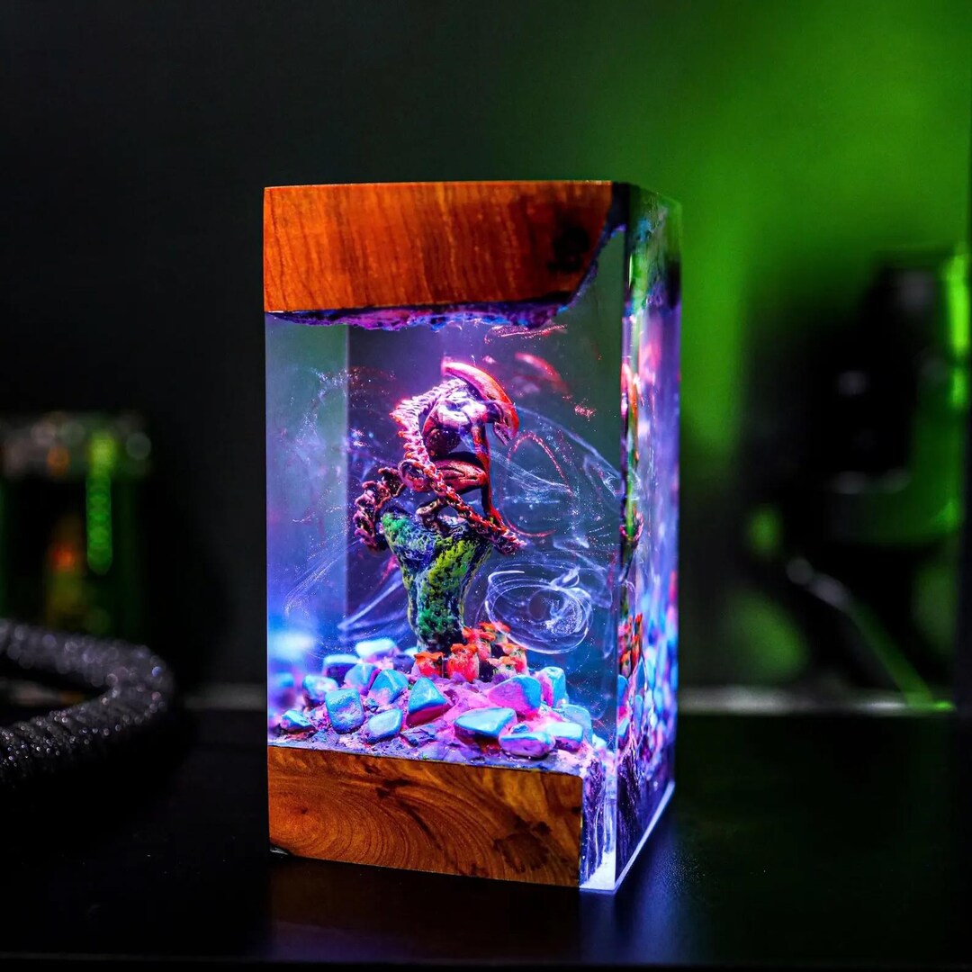 Alien Xeno.morph Space Monster Epoxy Resin Lamp Night Light, Home ...