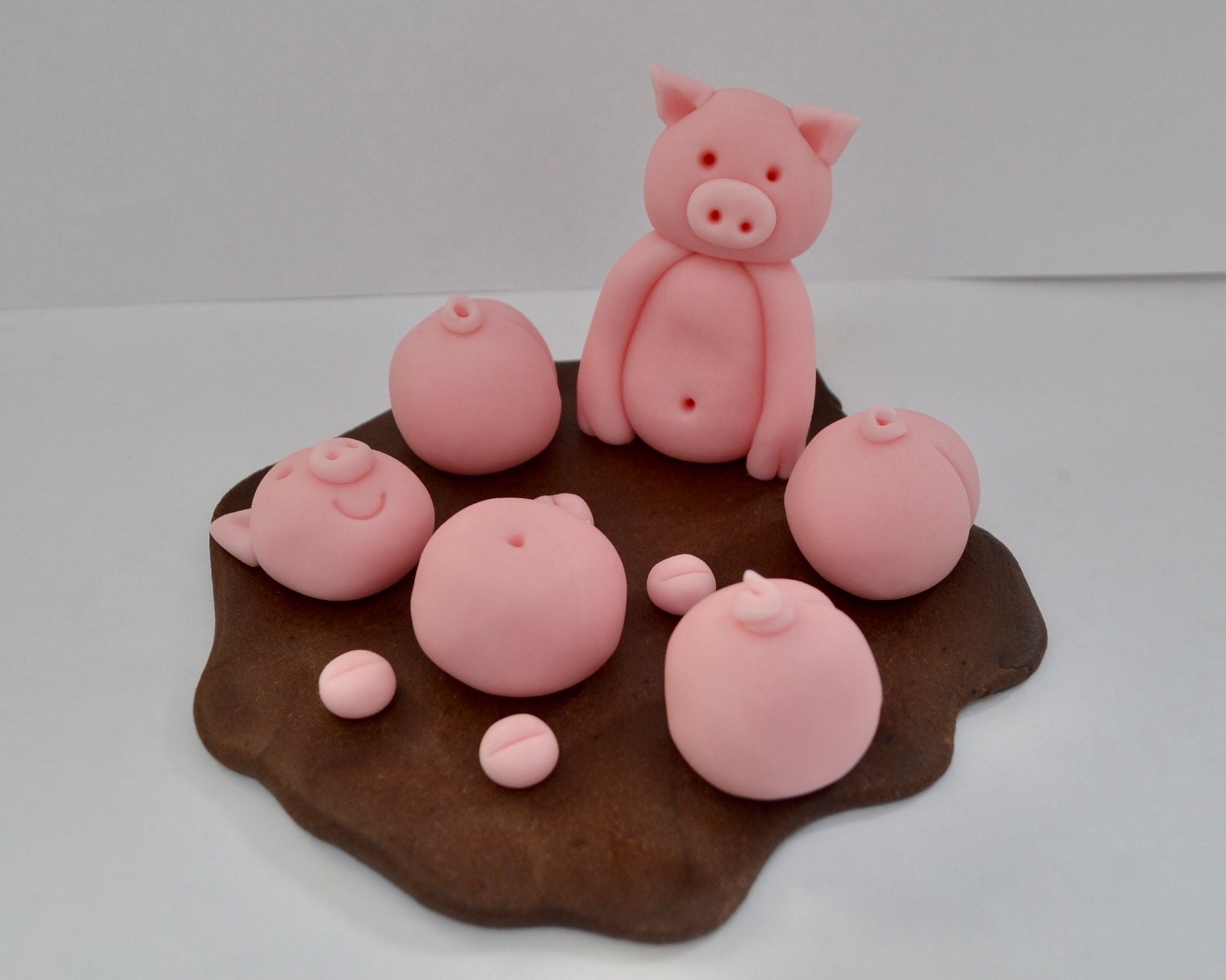 Handmade Edible Pigs in Mud Cake Topper: Farm Animal Birthday - Etsy UK