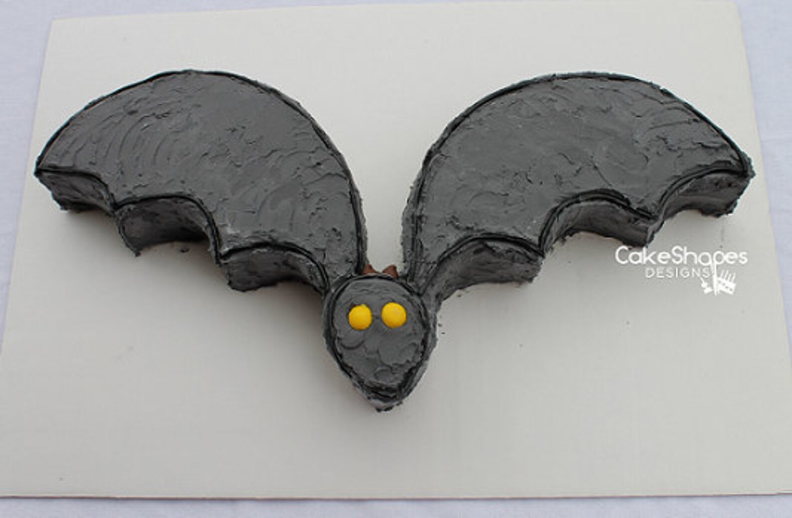 Printable Bat Cut-up Cake Pattern to Create a Bat Shaped Cake / Cut up ...