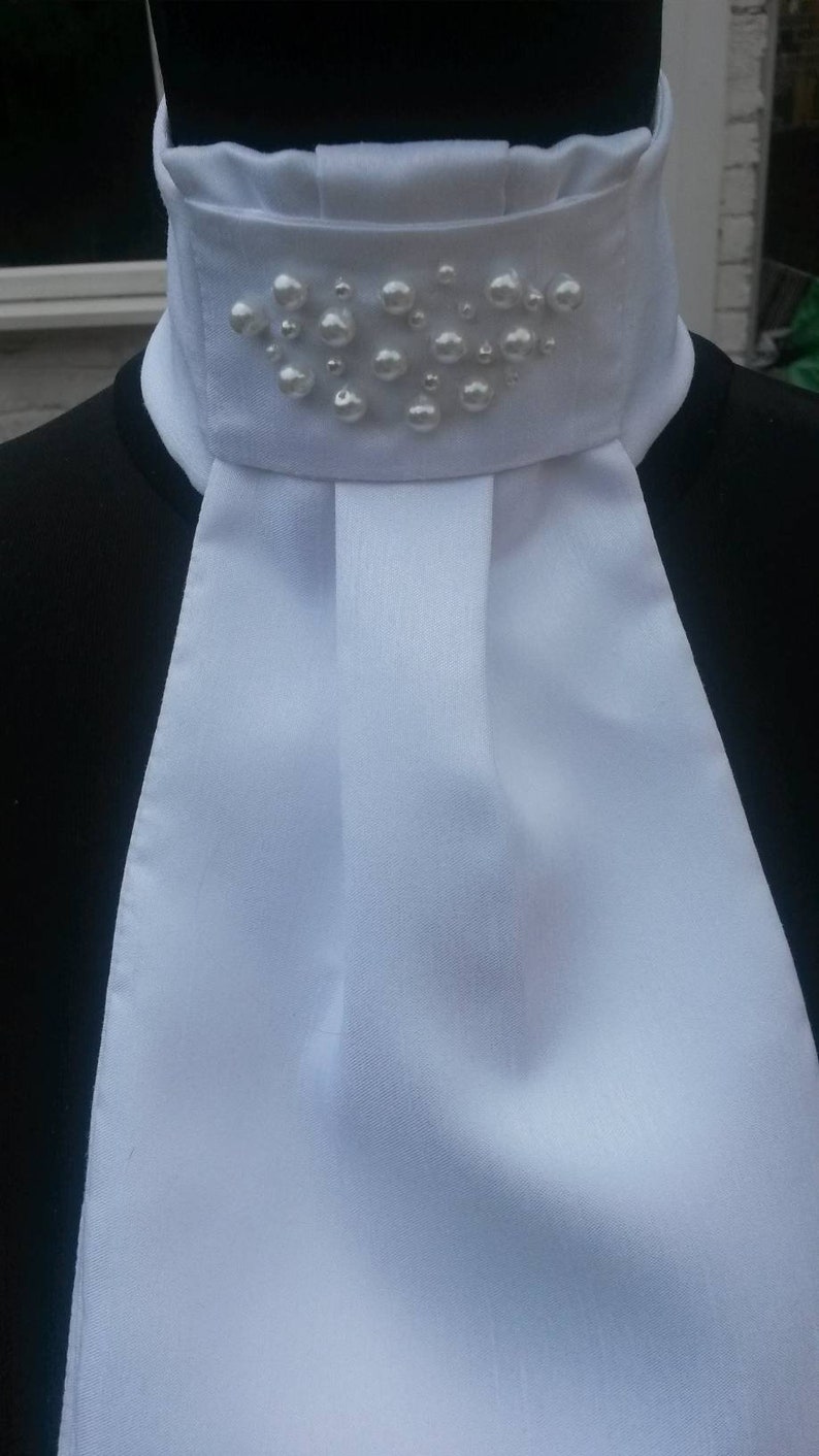 Ready Tied White Riding Stock Tie - Dressage/hunting/eventing/show ...