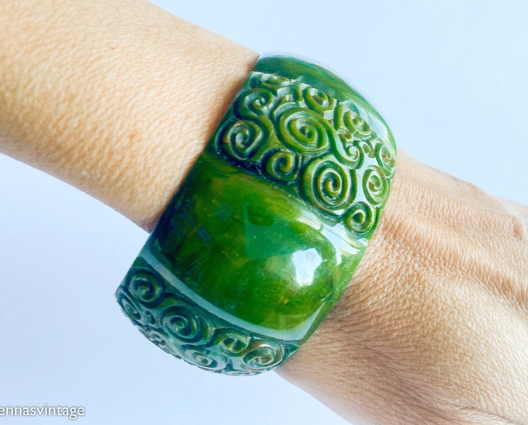 1930s Carved Olive Green Bakelite Bracelet | 30s Green Carved Wide ...