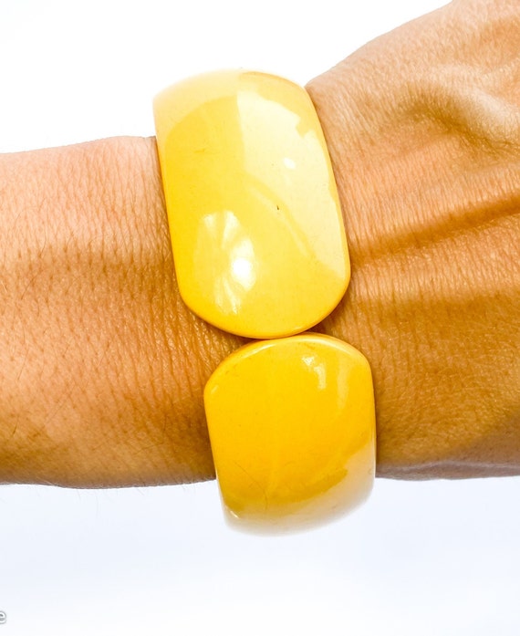 1930s Butterscotch Bakelite Clamper | Yellow Hinge Br… - Gem
