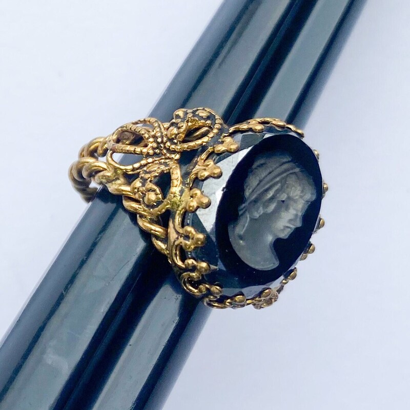 Intaglio Glass Ring - Etsy