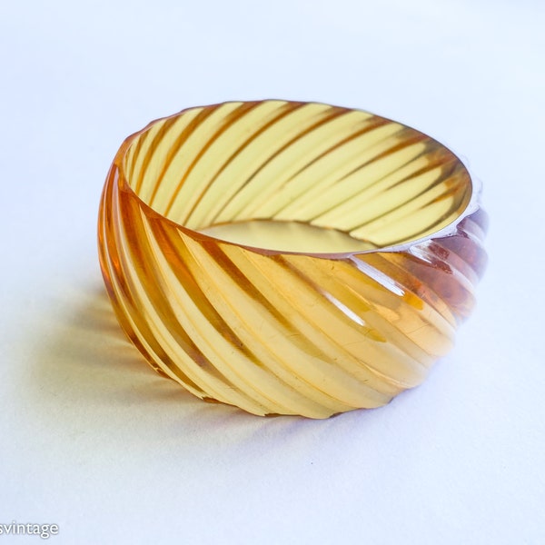 Prystal Bakelite - Etsy