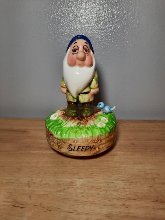Snow White And The Seven Dwarfs Sleepy