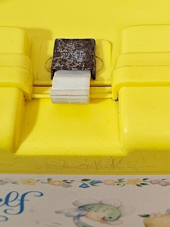 Vintage 1982 Herself The Elf Yellow Plastic Lunchbox … - Gem