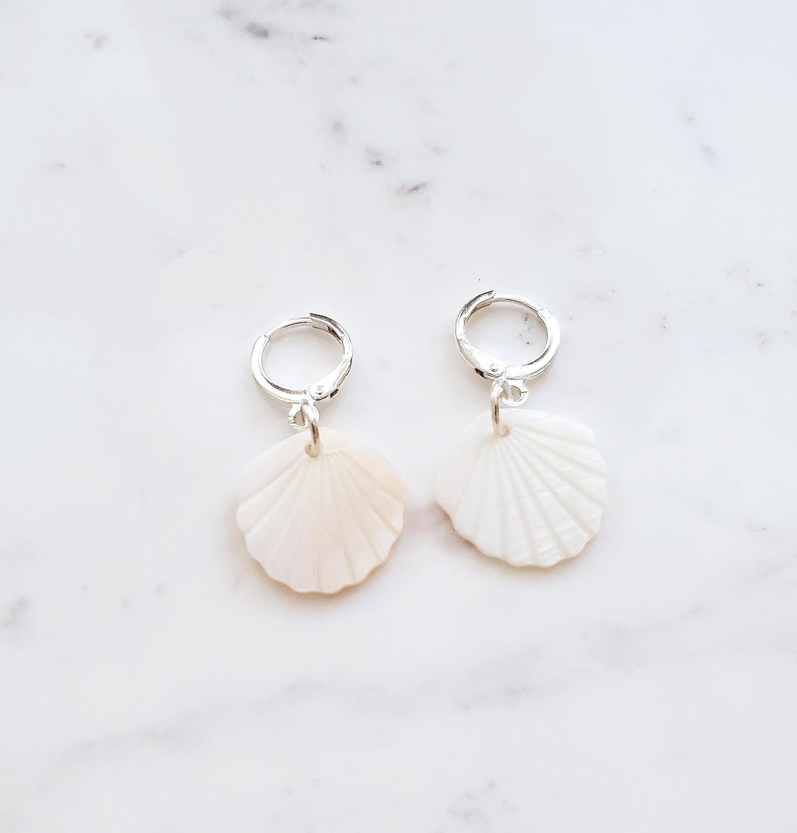 Small Scallop Clam Mother Pearl Hoop Earrings Beach Jewelry Dainty - Etsy