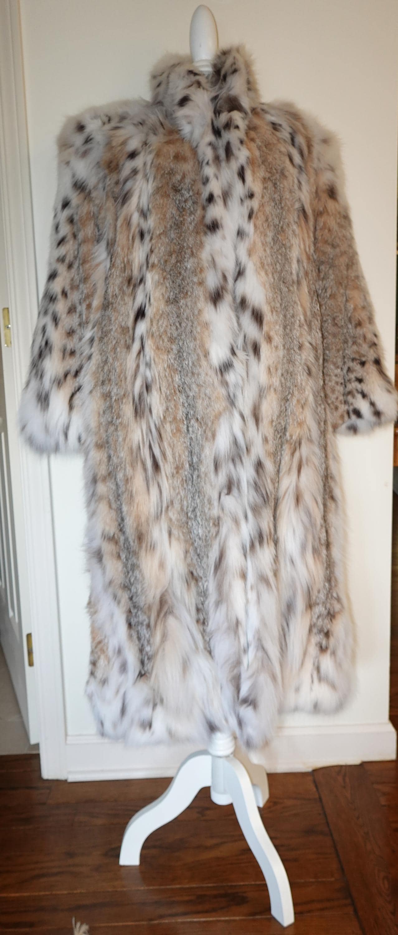 Gorgeous Jerry Sorbara Full Length Lynx Fur Coat - Luxurious Soft and ...