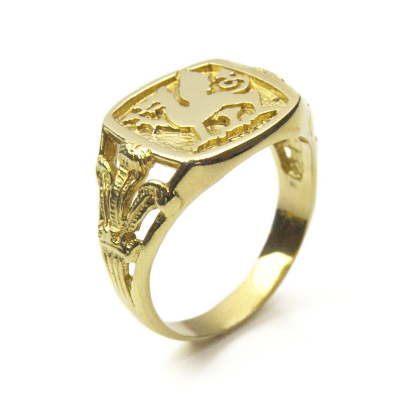 Signet Ring Yellow Gold Welsh Dragon and Prince of Wales - Etsy UK