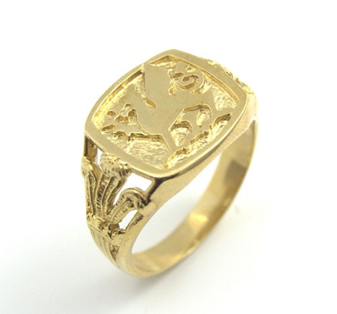 Signet Ring Yellow Gold Welsh Dragon and Prince of Wales | Etsy UK