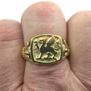Signet Ring Yellow Gold Welsh Dragon and Prince of Wales Feathers - Etsy UK